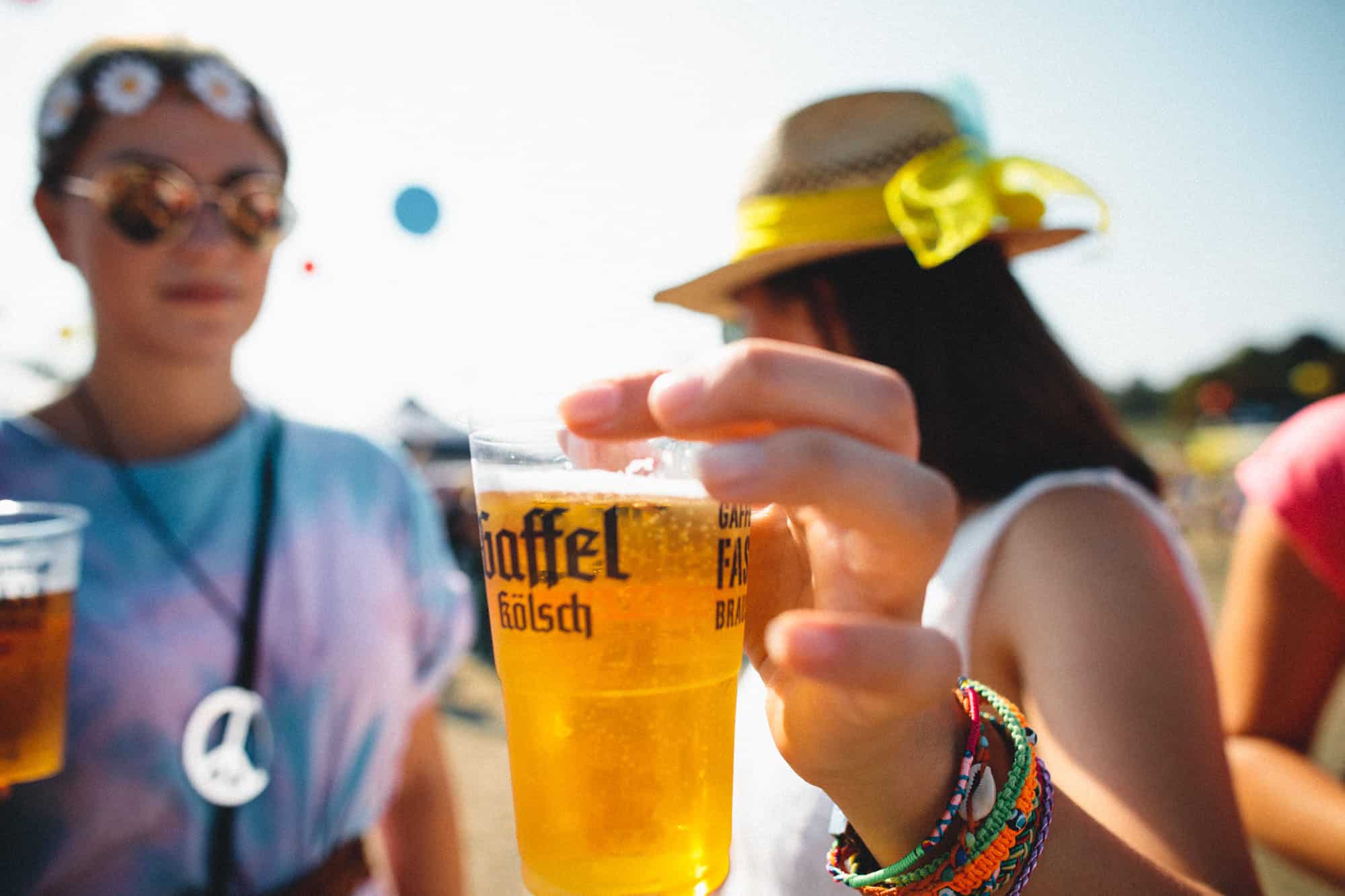 Jeck im Sunnesching: Gaffel investiert in nachhaltiges Feiern - Gaffel